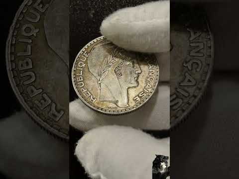World Coin: 1933 20 Francs, France