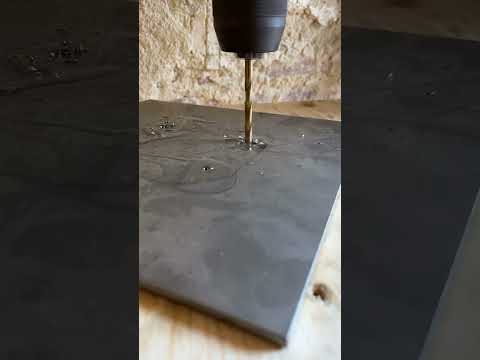 Richtig durch eine Edelstahl Platte bohren | #shorts