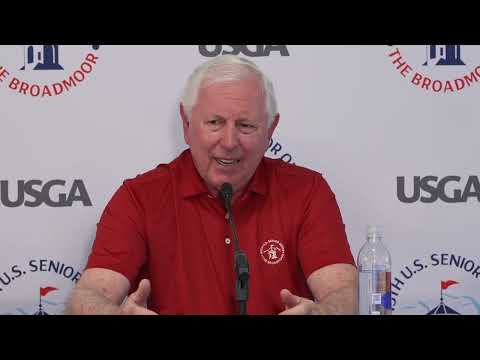 Hale Irwin holds court at the US Sr. Open