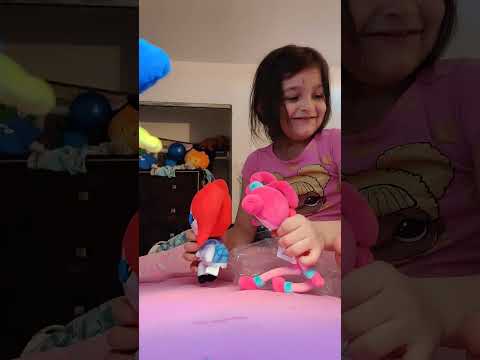 unboxing and reviewing poppy playtime plushies from Amazon!
