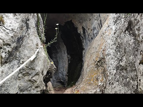 Cueva de los Nombres (La Pola de Gordón)