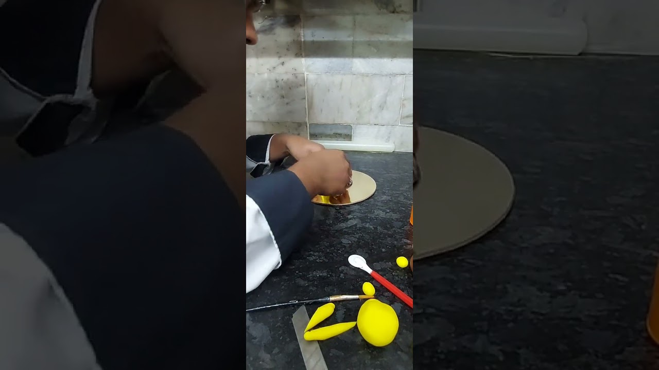 Crumb Avenue - Easy to follow cake topper tutorial...