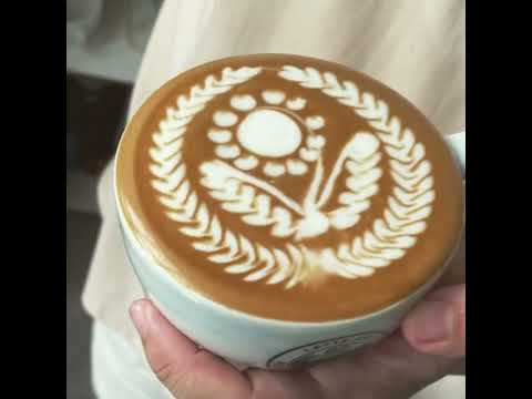 Sunflower 🌻 Latte Art #shorts #latte #coffee #barista #art