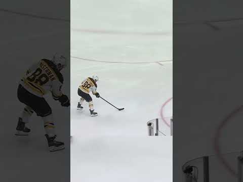 DAVID PASTRŇÁK 32. GÓL V NHL SEZÓNA 2024/2025 #shorts #nhl #pastrnak #hokej #česko