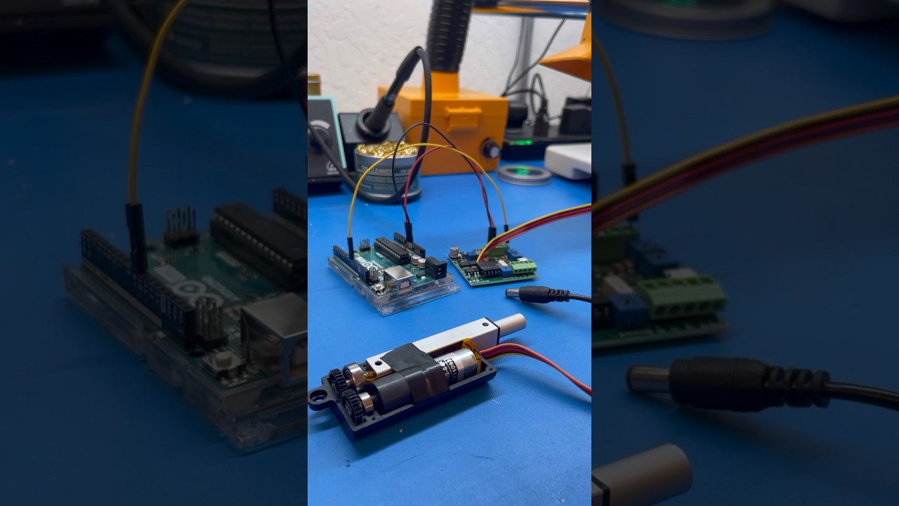 How does a linear actuator work? #arduino #robotics #mechatronics #engineering #electronics