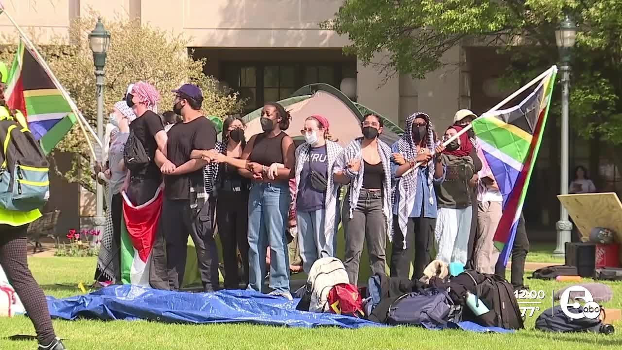 Police Disperse Anti-War Protest Camp at Case Western Reserve ...