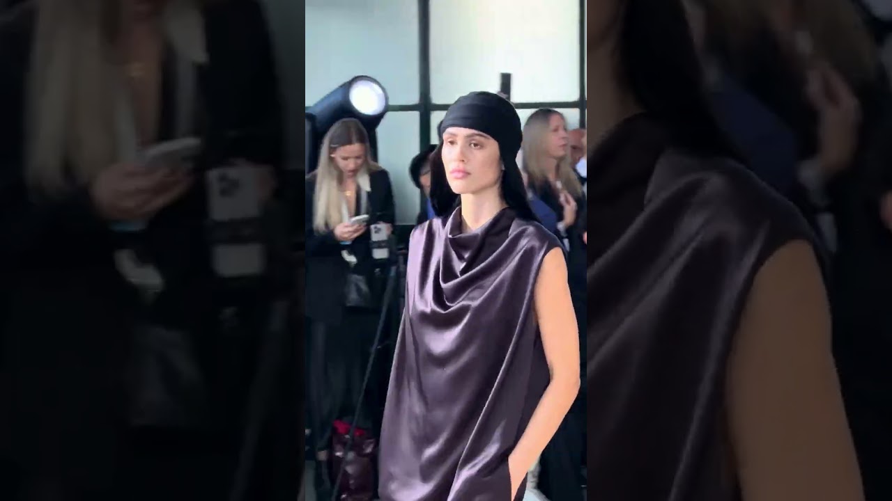 Sharp looks and flowing silhouettes. The BOSS Paradox is a story of extremes #BeYourOwnBOSS