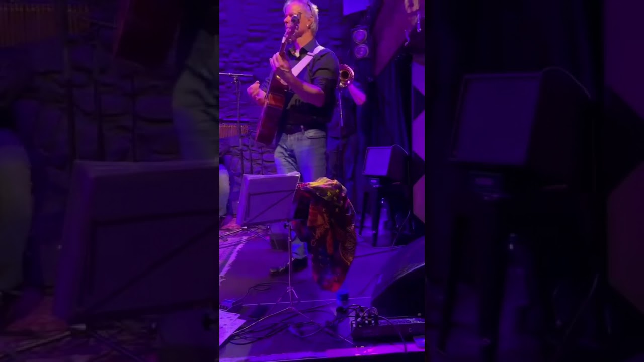 Los capitanes del son , Ella quiere bailar Sola. Autor Leonardo Salazar.