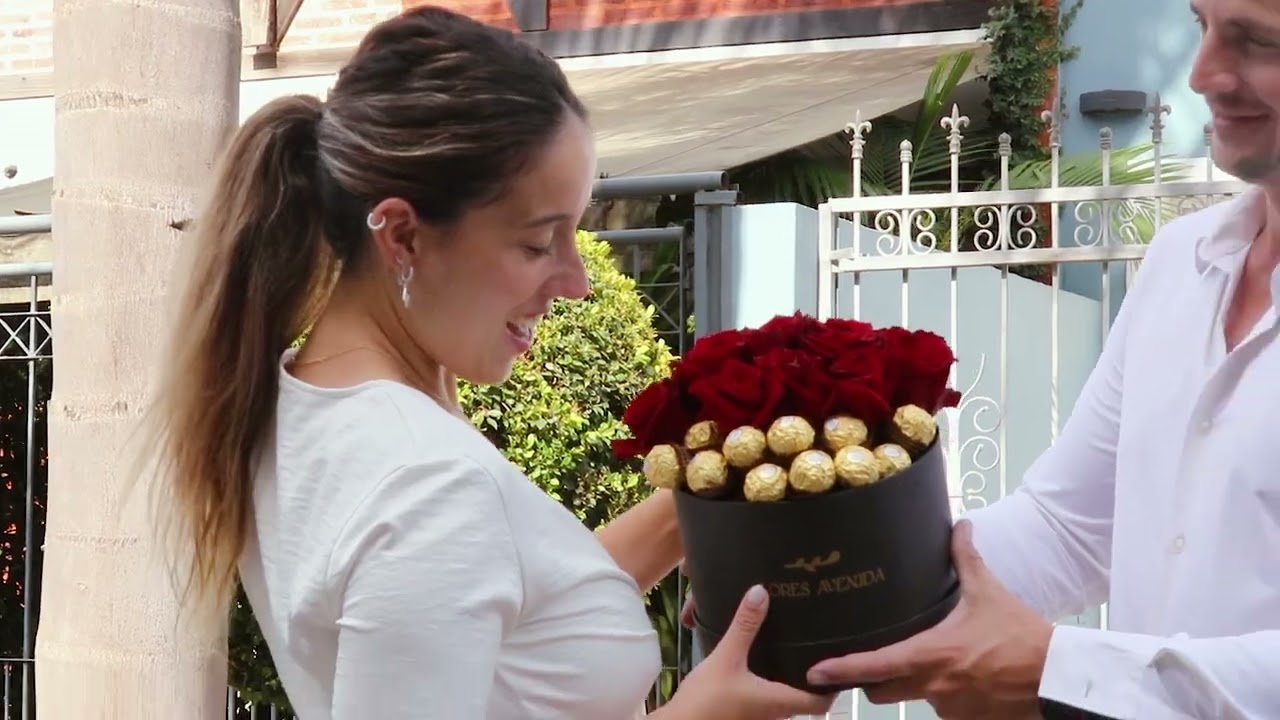 Caja con rosas y chocolates H