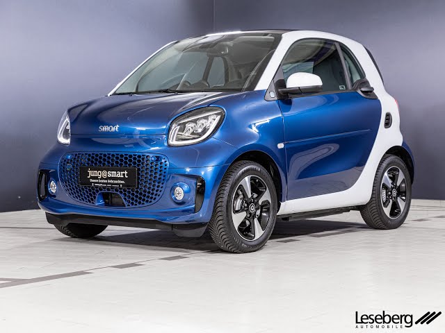 smart forTwo Kleinwagen in Blau gebraucht in Hamburg für € 17.970,-