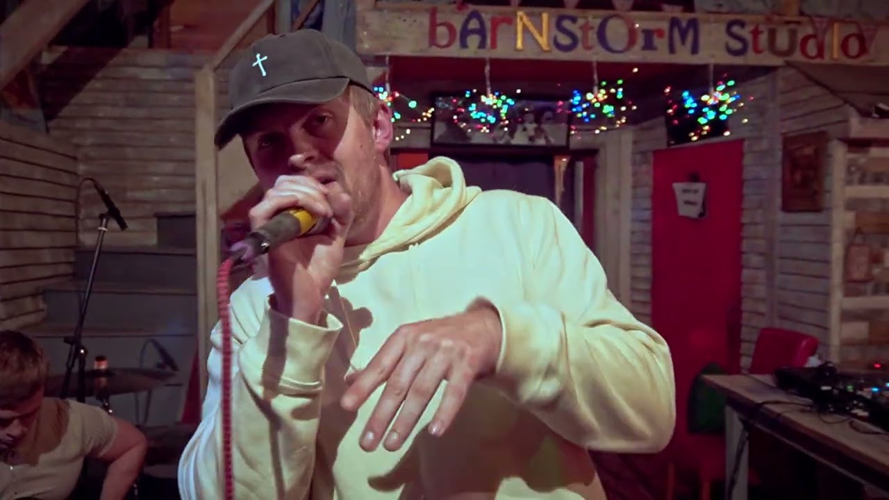 Twivee - Spaceship (Live @ Barnstorm Studios)