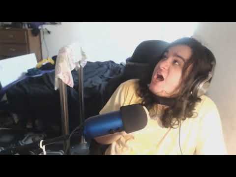 konekokitten freaks out over a wasp in his room