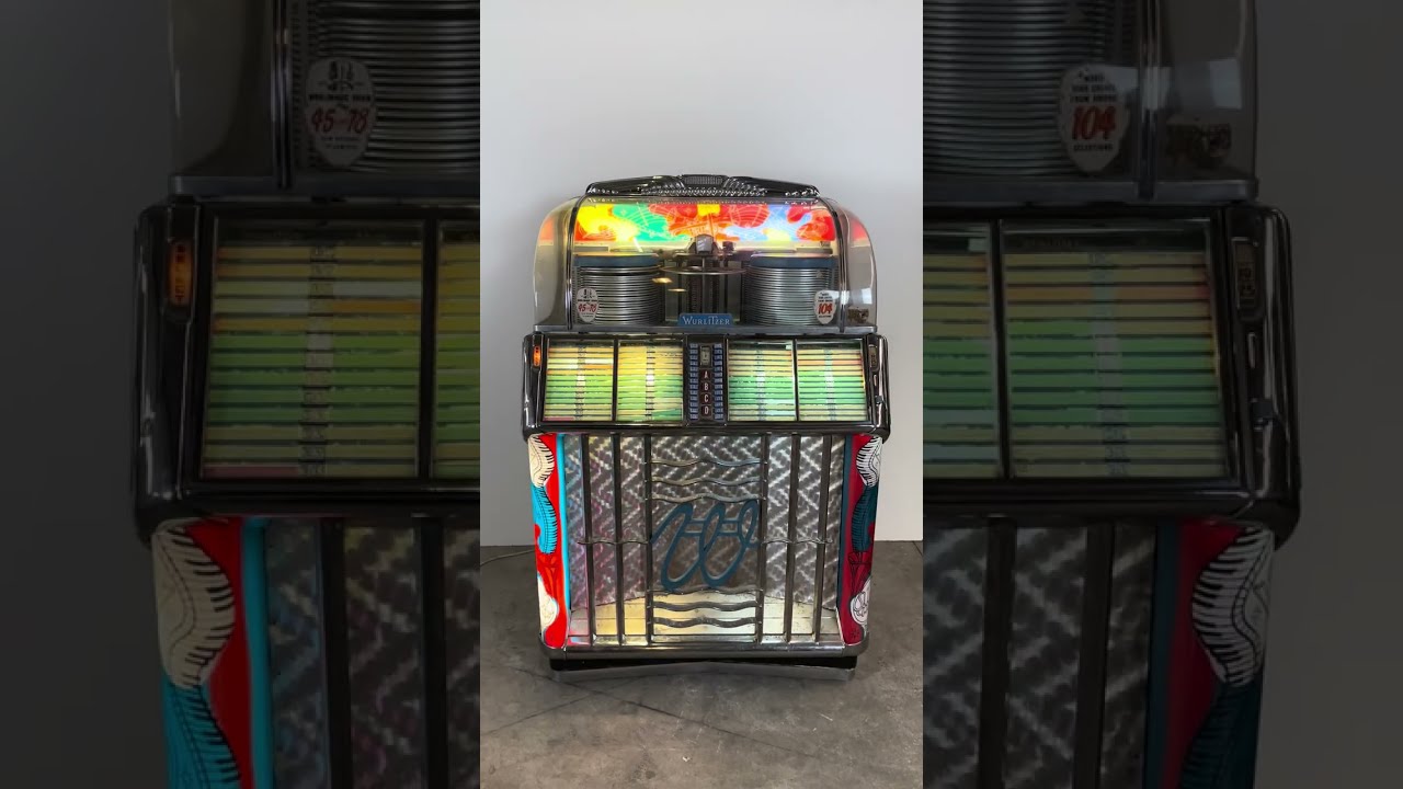 Lot 172: 1952 Wurlitzer 1550 Jukebox - 02730DM
