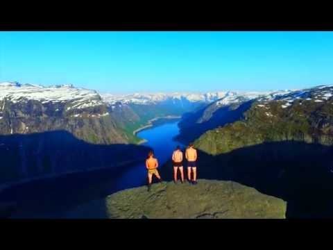 Trolltunga (Troll-Zunge) aus der Vogelperspektive | flyttetilnorge