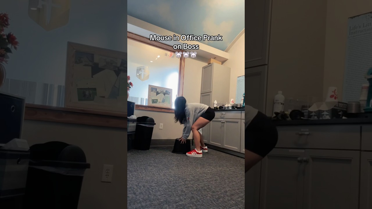 Mouse in the Office Prank!😱🐭Got him SO GOOD😂#officepranks  #funny #officehumor #officeprank