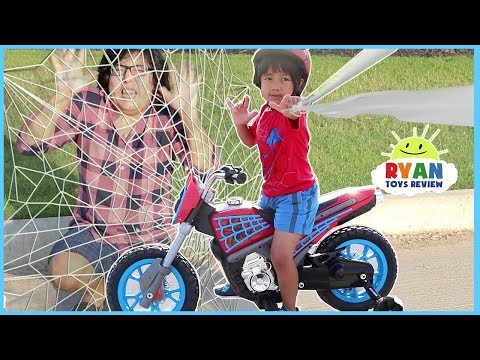 SPIDERMAN HOMECOMING MOVIE TOYS SURPRISE HUNT for Kids