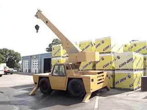 Broderson Manufacturing Corp. IC-200-2B Crane