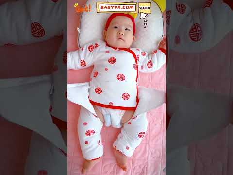 Baby clothes for easy diaper changes