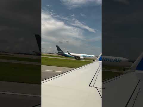 What plane and airport is this?