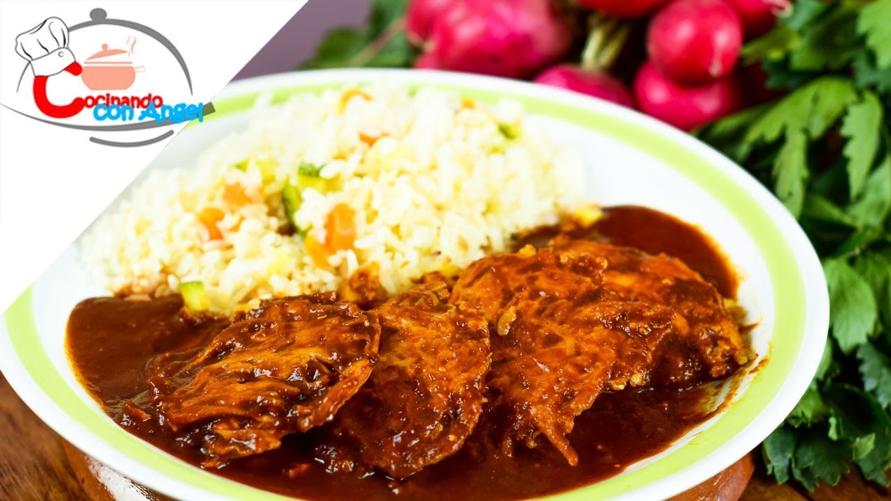 Tortitas de Pollo en Chile Negro