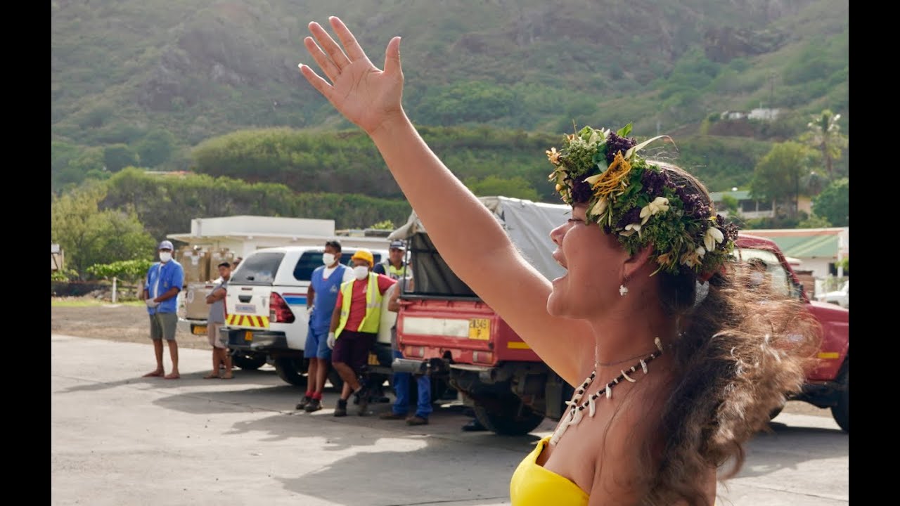 Marquesas - Arrival of the Aranui at Nuku Hiva