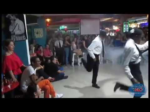 La presentación de salsa-pop en Tin Tin Deo