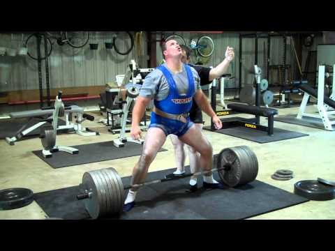 Brandon Bankston Deadlifting 675 at practice.