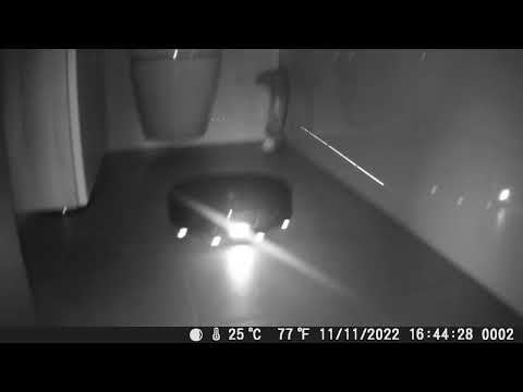 Roborock S7 MaxV Plus - Laser & IR-Sensors visible