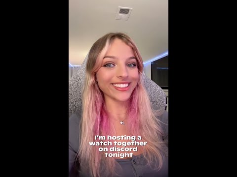 Streaming on Discord with friends is easy. Shoutout to @Lindseyzn for showing how she sets it up!