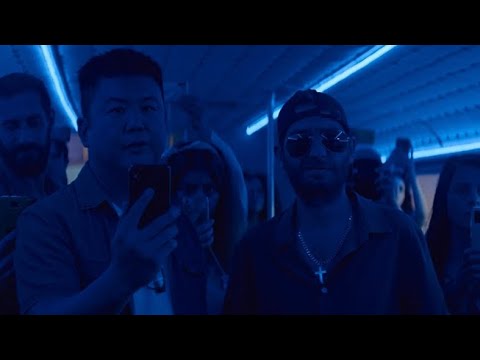 Texas Chainsaw Massacre - Party Bus Massacre scene (1080p)