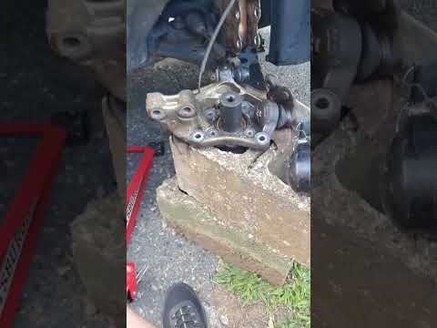 toyota prius 2005 wheel bearing removal