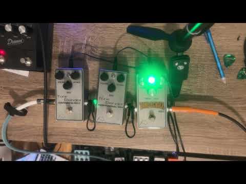 What's the Big Difference Between the Tone Bender and Fuzz Face Sound ...