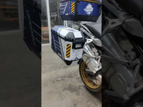 PANNIERS WRAPPED ON BMW GS R1250 TROPHY 🏍️ #bmwgsr1250 #bmwmotorrad #wrapped #gstrophy