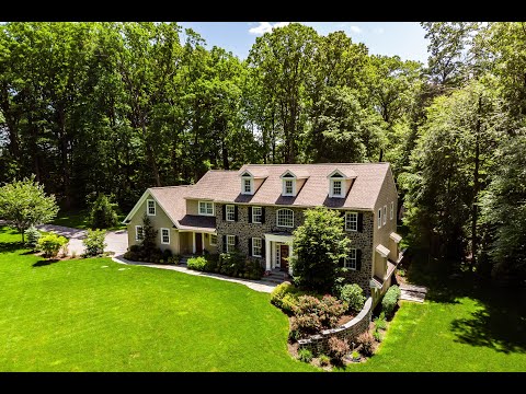 2 Oak Tree Ln | Malvern, PA 19355