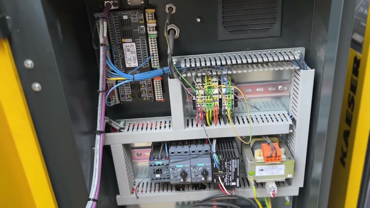KAESER Screw compressor with integrated air dryer