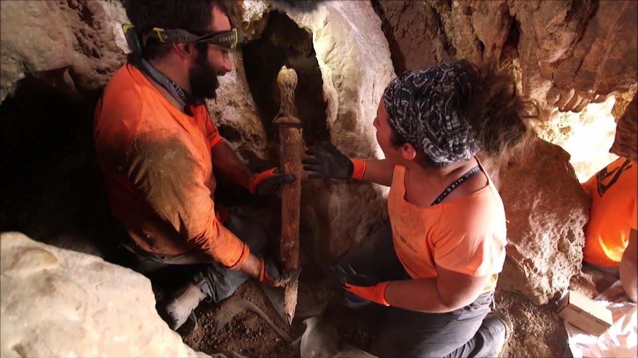 1,900-Year-Old Roman Swords Found in Cave in Israel