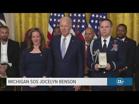 Michigan Secretary of State receives Presidential Citizens Award