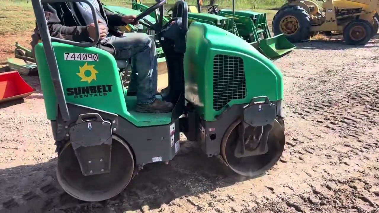 2015 WACKER NEUSON RD12A DOUBLE DRUM ROLLER