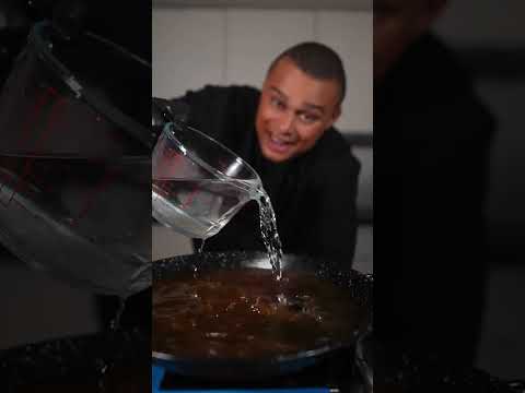 Paella valenciana? Que va… ARROZ CON COSAS 😂