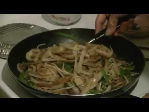 Beef Chow Fun Stir Fry Rice Noodles (Easy Chinese Cooking)