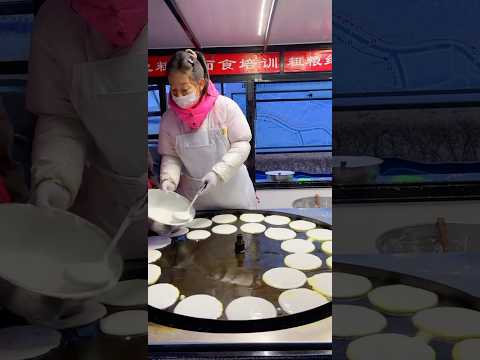 Delicious rice cakes on the street