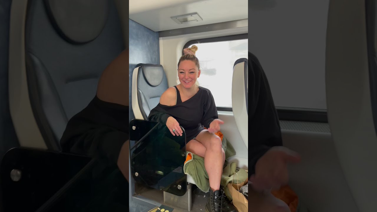 New York Girl !    Nice Girl　　ダウンタウンへのNJT(列車内)で話しかけられました　撮影しても良いとの事で撮影いたしました　感じの良い方でした