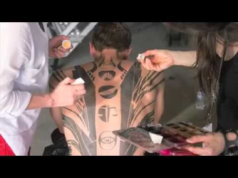 Clip extra do DVD de Divergent com Theo e a Tattoo de Four