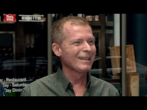 Timothy Weeks receives standing ovation in parliament