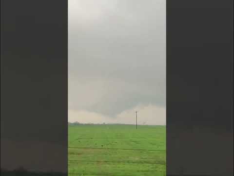 Throwback to this tornado with violent motion forming in front of me in Mt. Vernon, Texas #storms