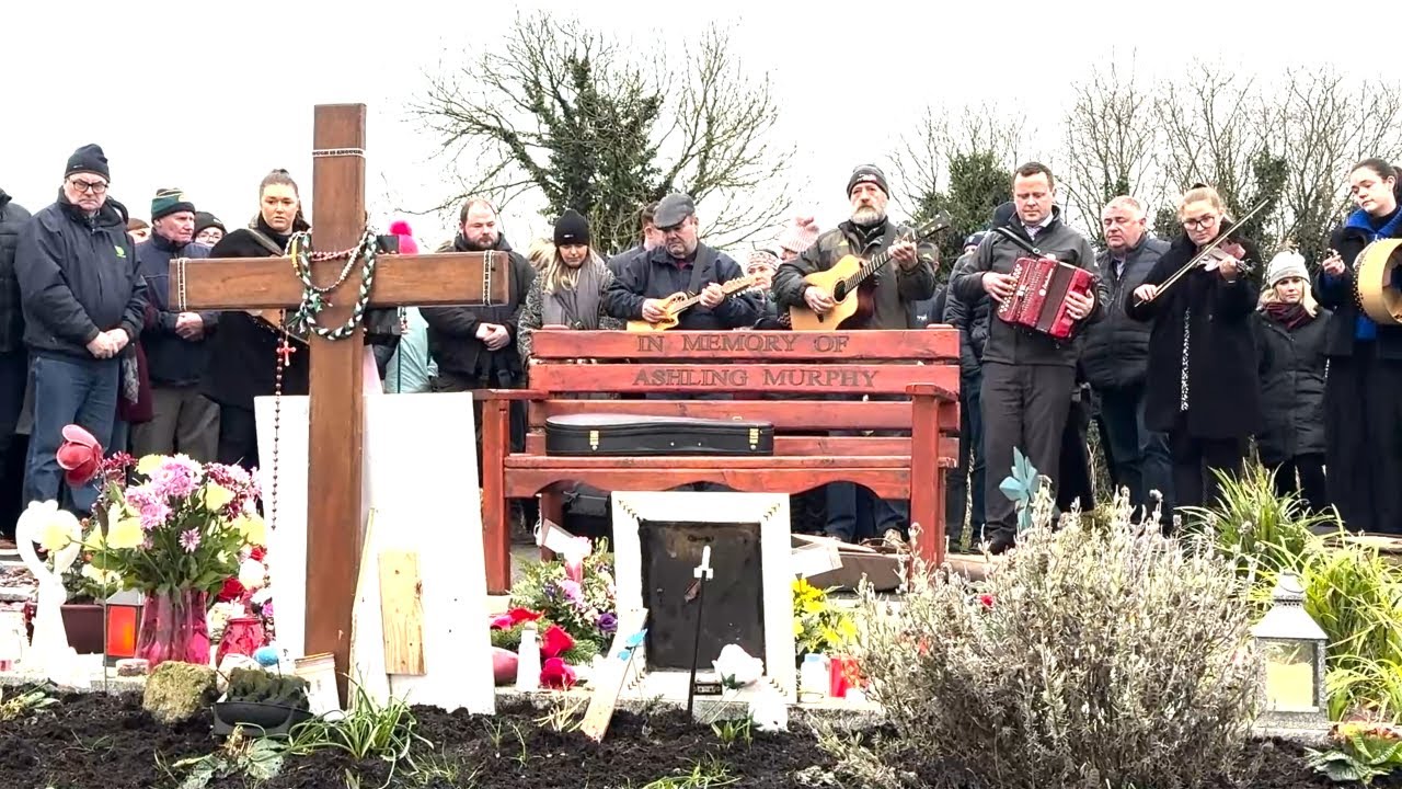 Commemorative walk to mark Ashling Murphy’s last steps takes place