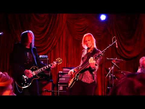 With Aerosmith sidelined, bassist Tom Hamilton takes up with Close ...