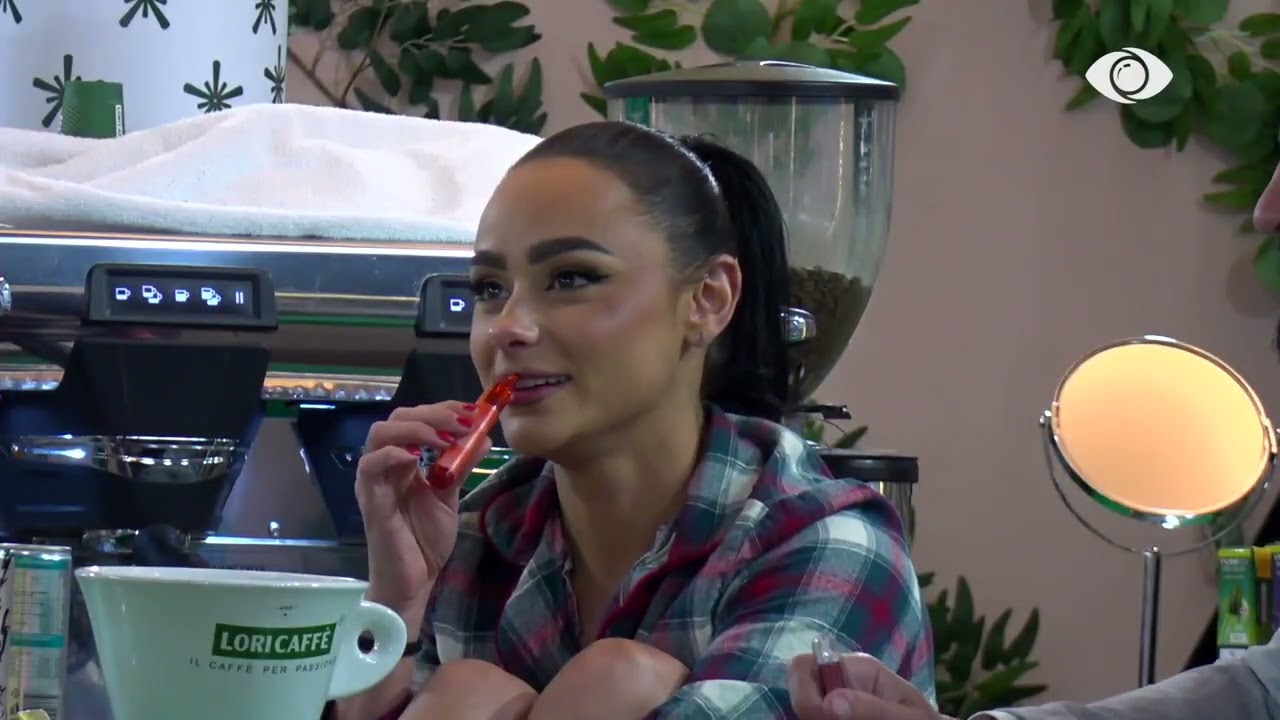 “Si e ka emrin?”/ Gjesti improvizon sikur po flet në telefon me babin e Eglit – Big Brother VIP 4