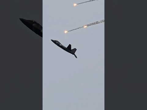 the deft movements of a talented pilot #f22 #pilot #usaf #airforce #army #military #us #america