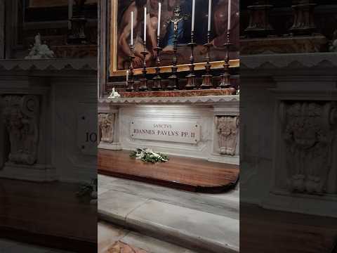 Tombs of 4 Popes. #popefrancis #popejohnpaulii #popebenedict #pope #Italy #vatican #trending